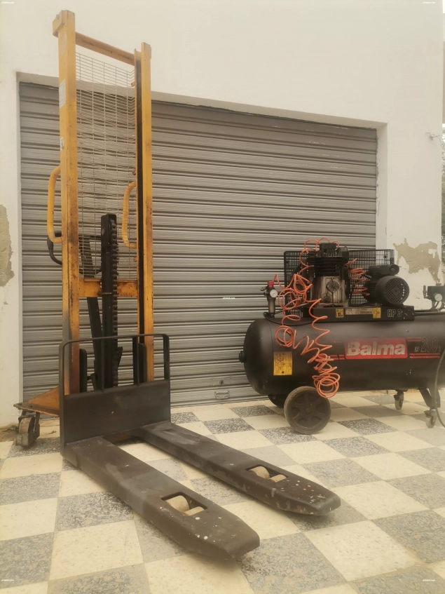 Gerbeur manuelle 1000kg h 160cm | afariat.com