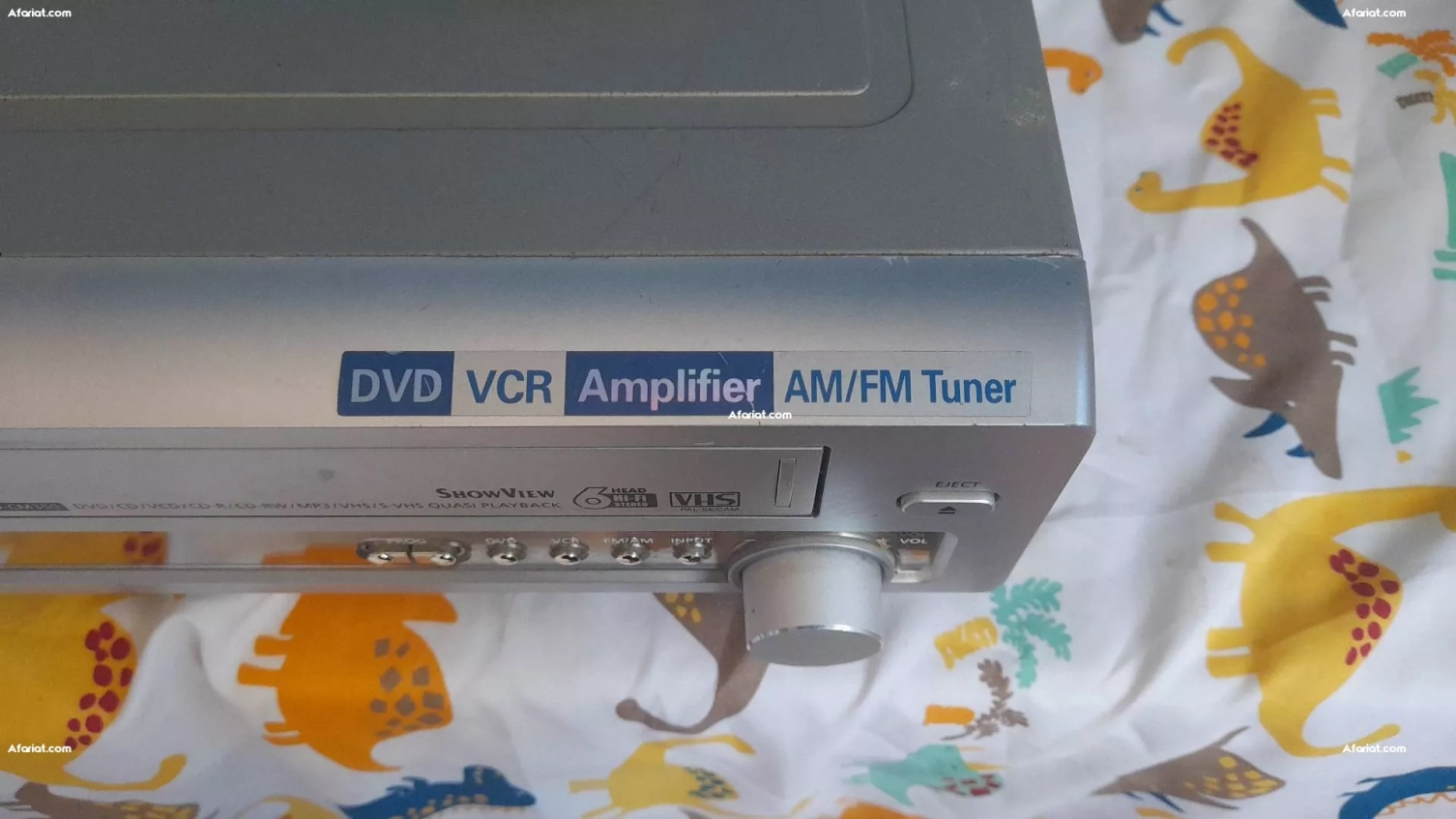 Une lecteur samsung /cd,dvd,vcd,cd-r,cd-rw,mp3,vhs et s-vhs. | afariat.com